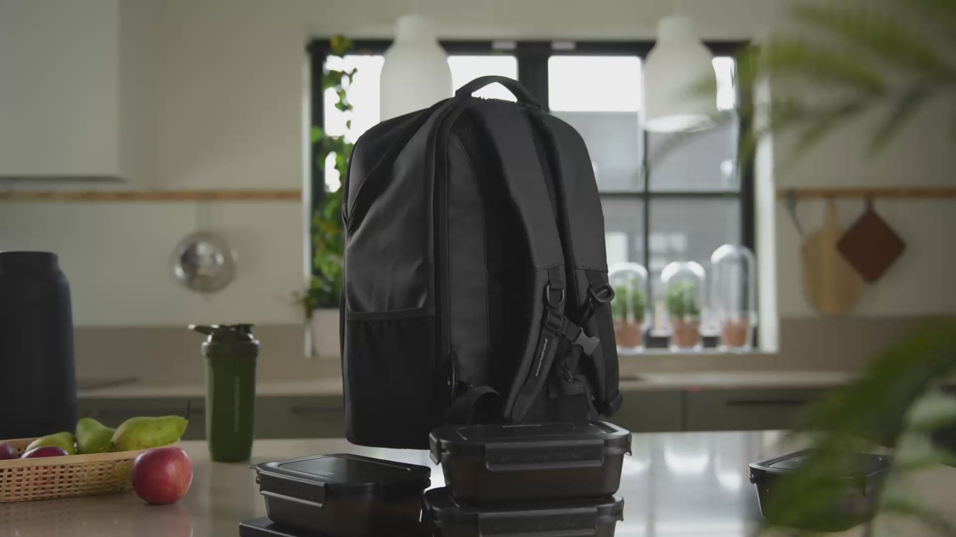 Meal Prep Backpack with 4 Food Containers and 2 Ice Packs – Smartshake